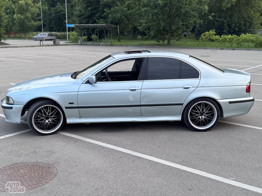 BMW 530 2001 Viļņa, ar dzinēja tilpumu 2.90 L un nobraukumu 350 tūkst. km par 2500 €, foto 3 vietnē AUTOMOTO.COM.LV