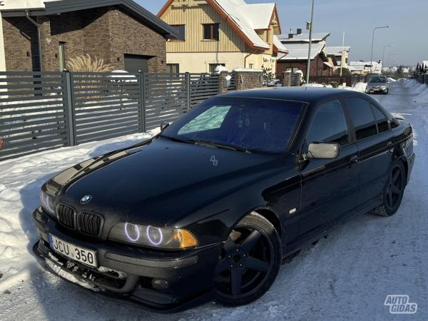 BMW 530 2002 Viļņa, ar dzinēja tilpumu 3.00 L un nobraukumu 33 tūkst. km par 2950 €, foto 3 vietnē AUTOMOTO.COM.LV