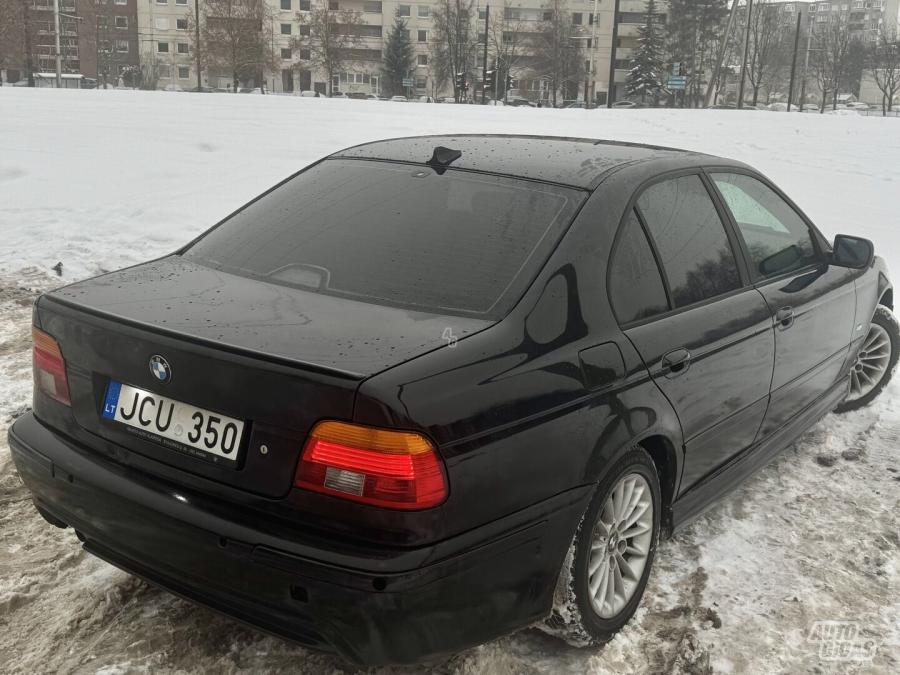 BMW 530 2002 in Vilnius, with an engine capacity of 3.00 L and mileage of 333 thousand km for 2350 €, photo 5 on AUTOMOTO.COM.LV