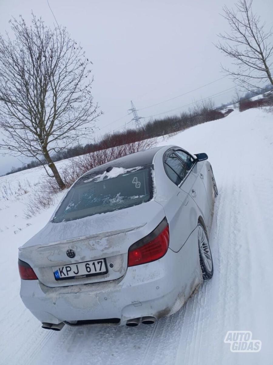 BMW 530 2003 Viļņa, ar dzinēja tilpumu 3.00 L un nobraukumu 350 tūkst. km par 3000 €, foto 11 vietnē AUTOMOTO.COM.LV