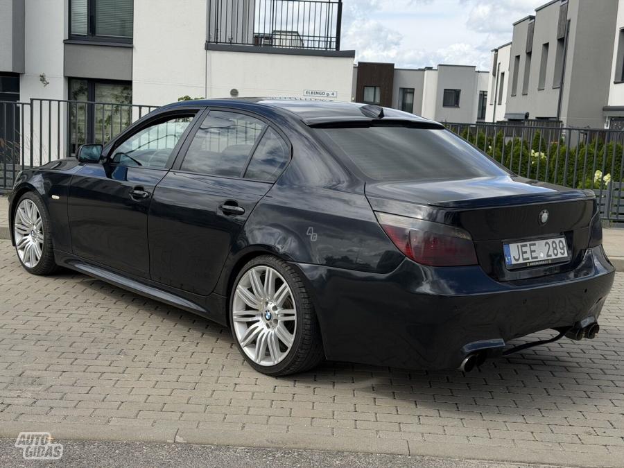 BMW 530 2003 in Vilnius, with an engine capacity of 3.00 L and mileage of 299 thousand km for 2100 €, photo 7 on AUTOMOTO.COM.LV