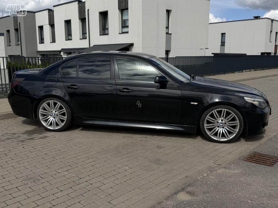 BMW 530 2003 in Vilnius, with an engine capacity of 3.00 L and mileage of 299 thousand km for 2100 €, photo 9 on AUTOMOTO.COM.LV