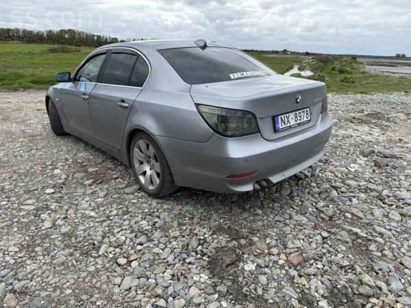 BMW 530 2004 Rīga, ar dzinēja tilpumu 3.00 L un nobraukumu 298 tūkst. km par 3595 €, foto 5 vietnē AUTOMOTO.COM.LV