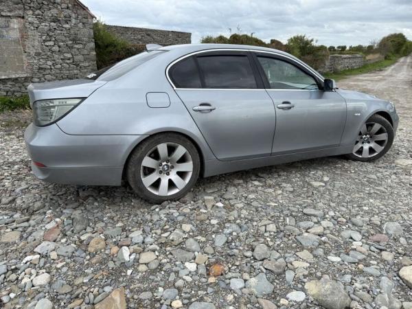 BMW 530 2004 Rīga, ar dzinēja tilpumu 3.00 L un nobraukumu 298 tūkst. km par 3595 €, foto 6 vietnē AUTOMOTO.COM.LV