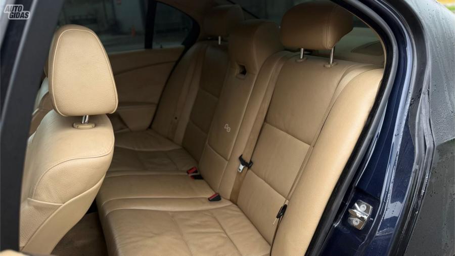BMW 530 2004 in Vilnius, with an engine capacity of 3.00 L and mileage of 366 thousand km for 3550 €, photo 12 on AUTOMOTO.COM.LV