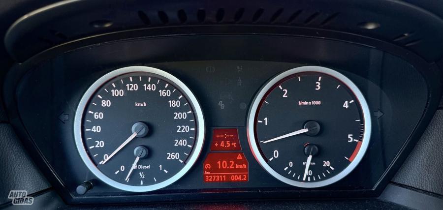 BMW 530 2004 Viļņa, ar dzinēja tilpumu 3.00 L un nobraukumu 328 tūkst. km par 3200 €, foto 18 vietnē AUTOMOTO.COM.LV