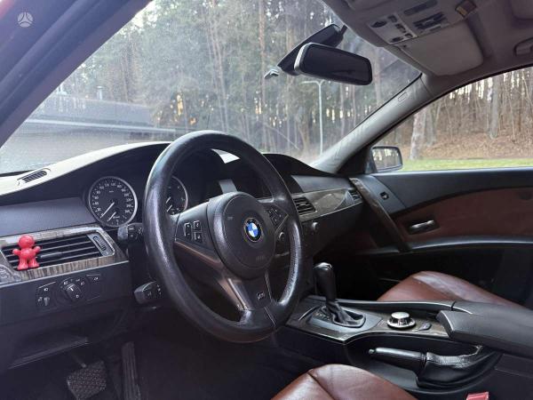 BMW 530 2005 in Vilnius, with an engine capacity of 2.99 L and mileage of 290 thousand km for 4750 €, photo 5 on AUTOMOTO.COM.LV