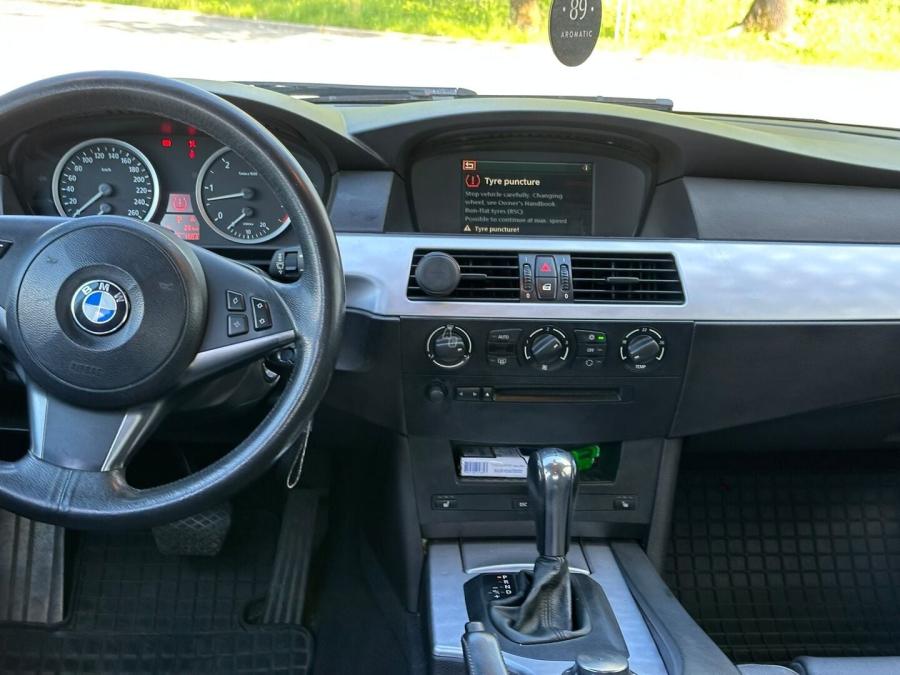 BMW 530 2005 in Kaunas, with an engine capacity of 3.00 L and mileage of 300 thousand km for 2250 €, photo 12 on AUTOMOTO.COM.LV
