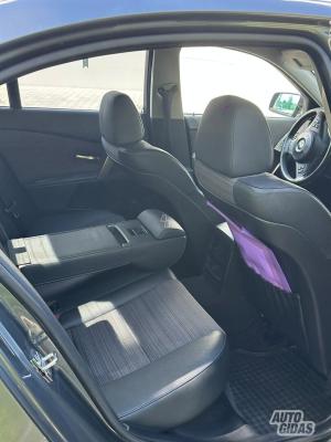 BMW 530 2005 in Kaunas, with an engine capacity of 3.00 L and mileage of 300 thousand km for 2250 €, photo 13 on AUTOMOTO.COM.LV