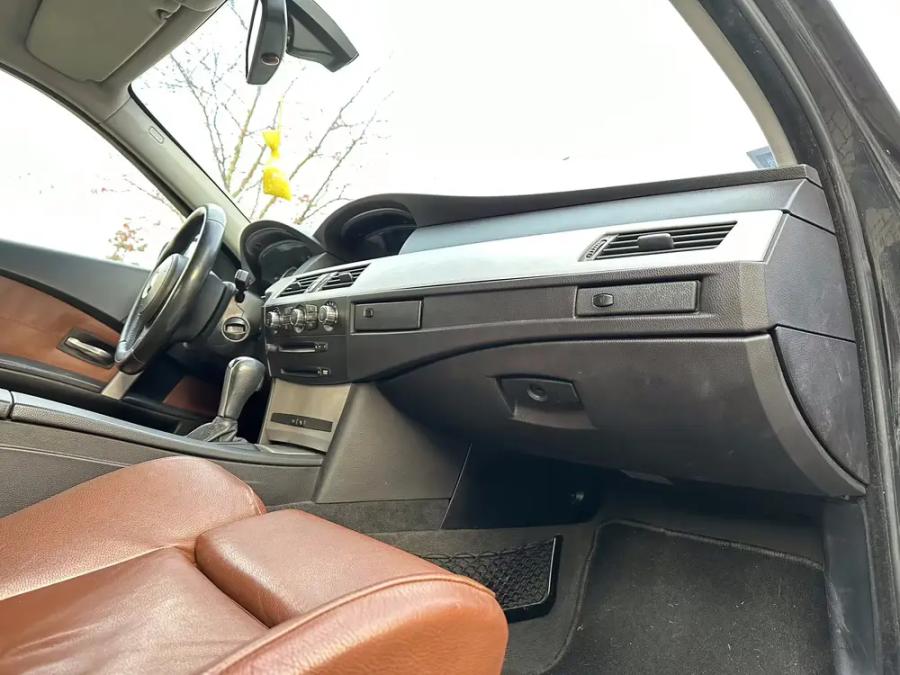 BMW 530 2006 Rīga, ar dzinēja tilpumu 3.00 L un nobraukumu 296 tūkst. km par 4390 €, foto 9 vietnē AUTOMOTO.COM.LV
