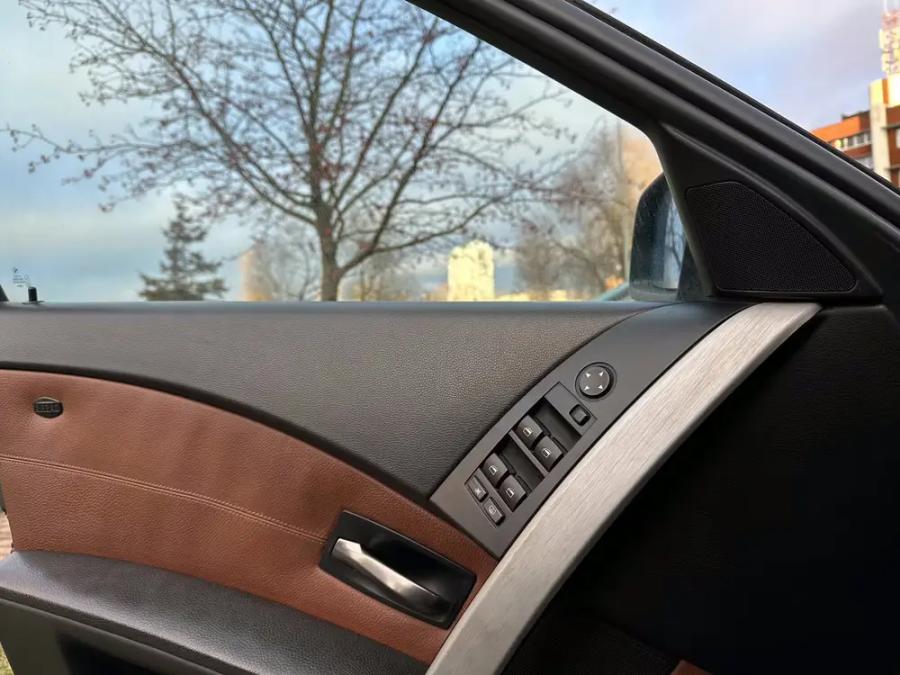 BMW 530 2006 Rīga, ar dzinēja tilpumu 3.00 L un nobraukumu 296 tūkst. km par 4390 €, foto 23 vietnē AUTOMOTO.COM.LV