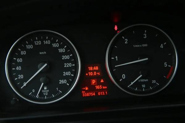 BMW 530 2006 Rīga, ar dzinēja tilpumu 3.00 L un nobraukumu 338 tūkst. km par 4190 €, foto 9 vietnē AUTOMOTO.COM.LV