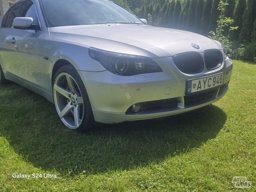 BMW 530 2007 in Mazeikiai, with an engine capacity of 3.00 L and mileage of 332 thousand km for 3500 €, photo 14 on AUTOMOTO.COM.LV