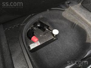 BMW 530 2009 in Ludza, with an engine capacity of 3.00 L and mileage of 294 thousand km for 9950 €, photo 28 on AUTOMOTO.COM.LV