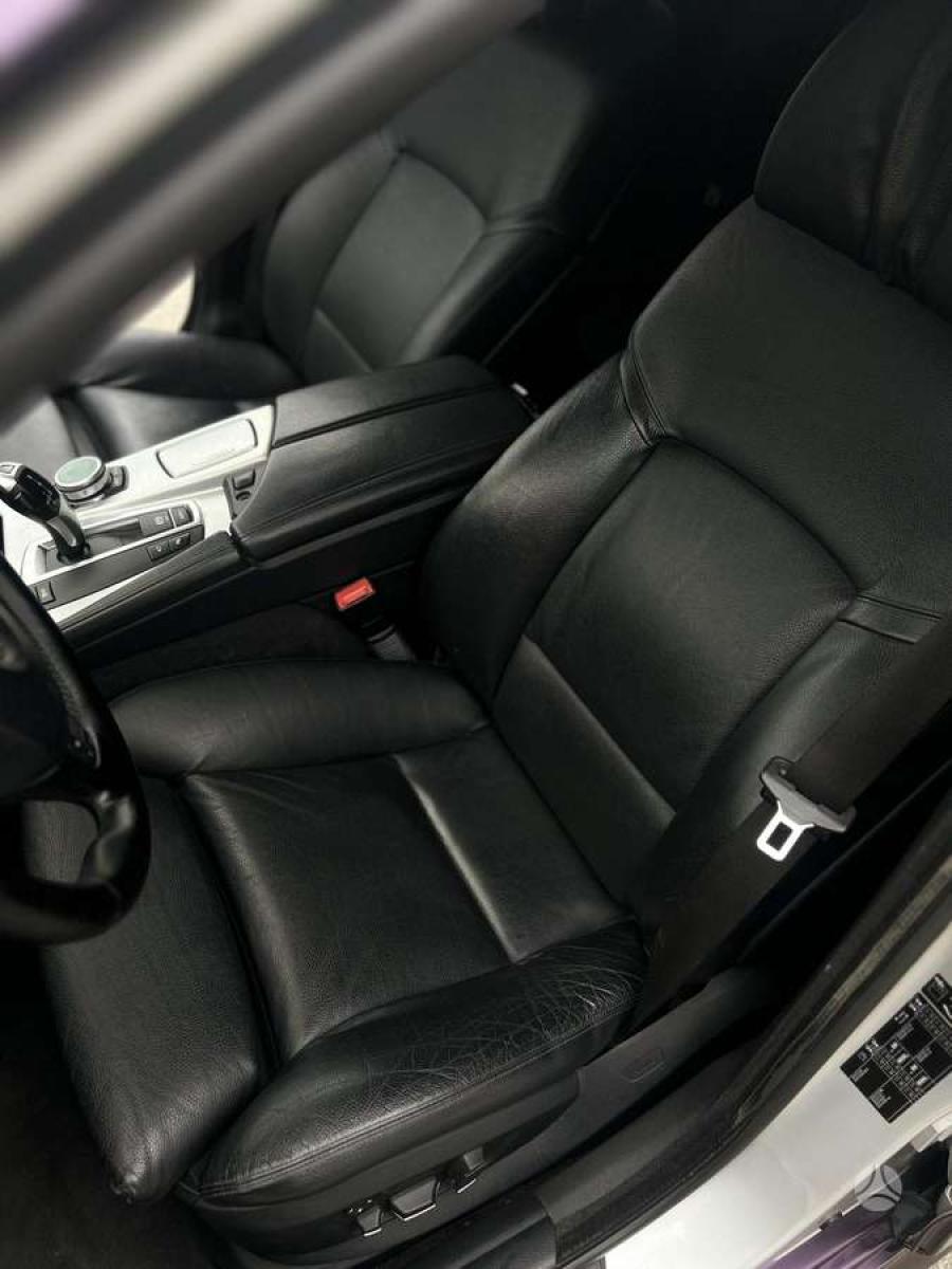 BMW 530 2010 in Marijampole, with an engine capacity of 3.00 L and mileage of 368 thousand km for 10000 €, photo 29 on AUTOMOTO.COM.LV