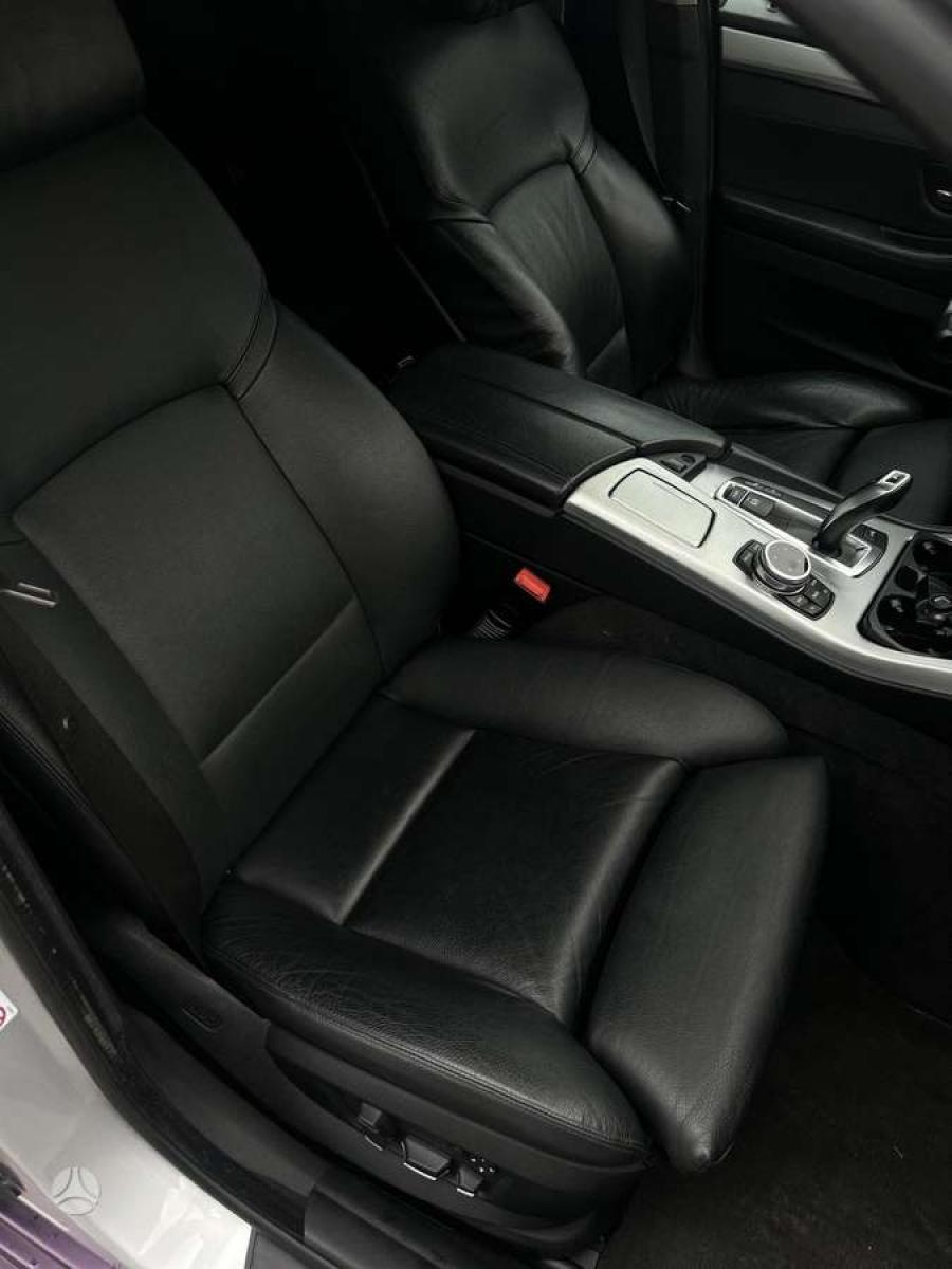 BMW 530 2010 in Marijampole, with an engine capacity of 3.00 L and mileage of 368 thousand km for 10000 €, photo 30 on AUTOMOTO.COM.LV