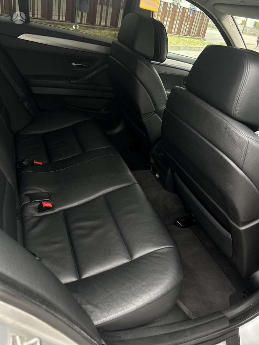 BMW 530 2010 in Marijampole, with an engine capacity of 3.00 L and mileage of 368 thousand km for 10000 €, photo 32 on AUTOMOTO.COM.LV