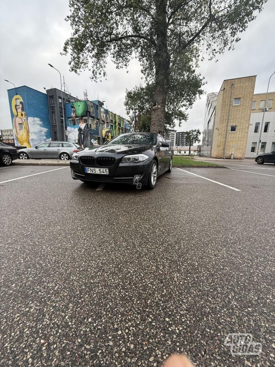 BMW 530 2011 in Vilnius, with an engine capacity of 3.00 L and mileage of 335 thousand km for 7500 €, photo 4 on AUTOMOTO.COM.LV