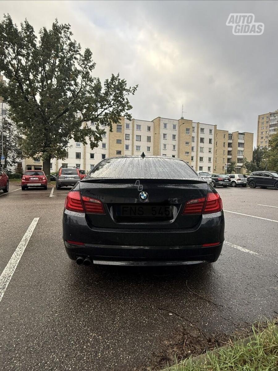 BMW 530 2011 in Vilnius, with an engine capacity of 3.00 L and mileage of 335 thousand km for 7500 €, photo 7 on AUTOMOTO.COM.LV