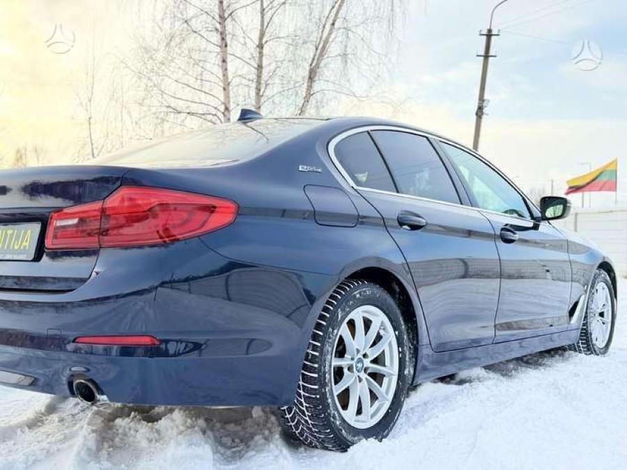 BMW 530 2017 in Siauliai, with an engine capacity of 2.00 L and mileage of 196 thousand km for 17950 €, photo 8 on AUTOMOTO.COM.LV