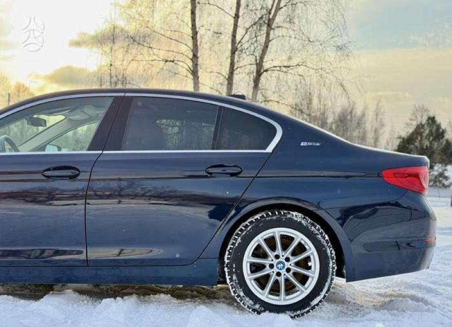 BMW 530 2017 in Siauliai, with an engine capacity of 2.00 L and mileage of 196 thousand km for 17950 €, photo 12 on AUTOMOTO.COM.LV