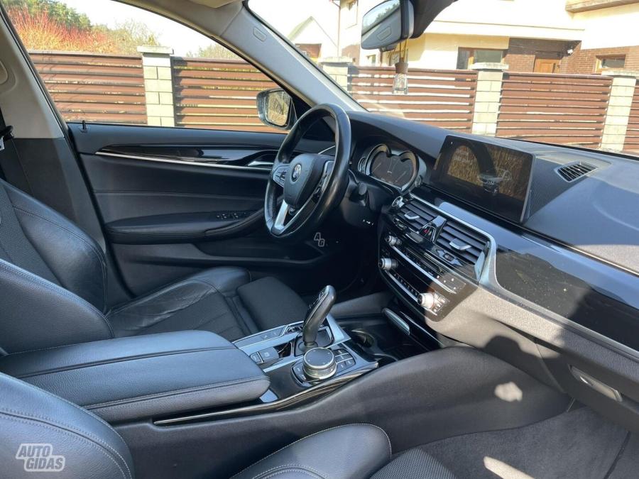BMW 530 2017 in Ukmerge, with an engine capacity of 2.00 L and mileage of 232 thousand km for 17700 €, photo 10 on AUTOMOTO.COM.LV