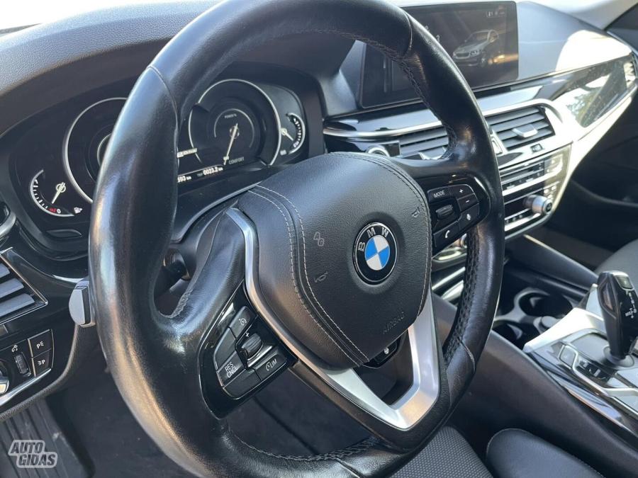 BMW 530 2017 in Ukmerge, with an engine capacity of 2.00 L and mileage of 232 thousand km for 17700 €, photo 16 on AUTOMOTO.COM.LV