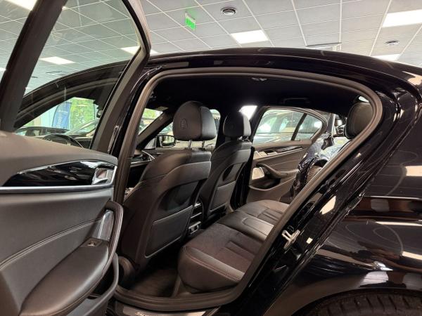 BMW 530 2018 in Klaipeda, with an engine capacity of 2.99 L and mileage of 259 thousand km for 21900 €, photo 6 on AUTOMOTO.COM.LV