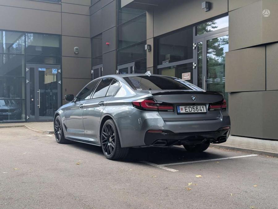 BMW 530 2019 in Kaunas, with an engine capacity of 2.00 L and mileage of 115 thousand km for 22000 €, photo 3 on AUTOMOTO.COM.LV