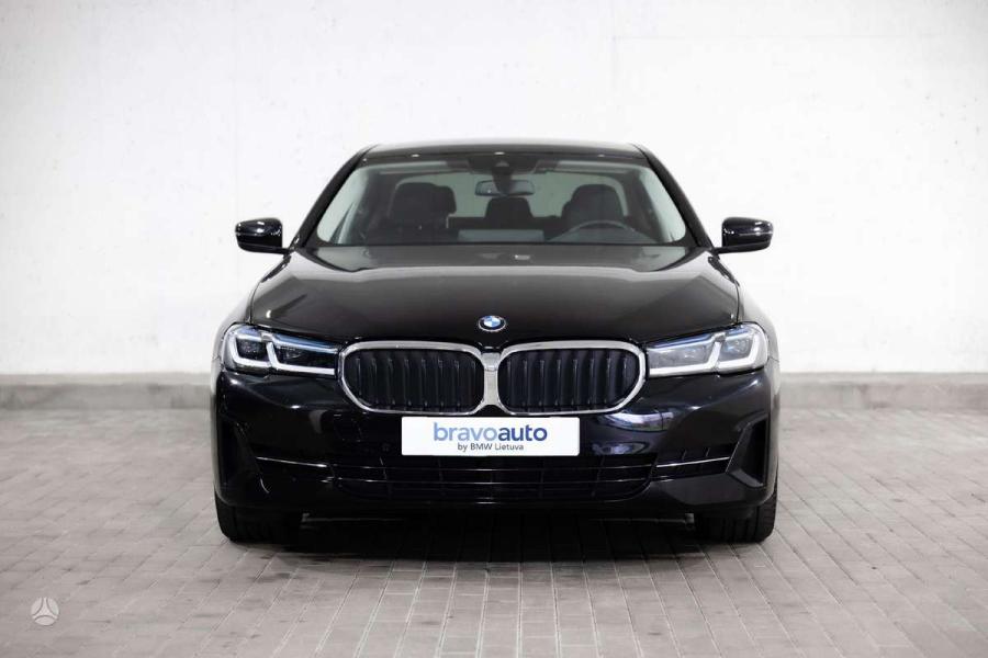 BMW 530 2022 Viļņa, ar dzinēja tilpumu 2.00 L un nobraukumu 32 tūkst. km par 38991 €, foto 2 vietnē AUTOMOTO.COM.LV