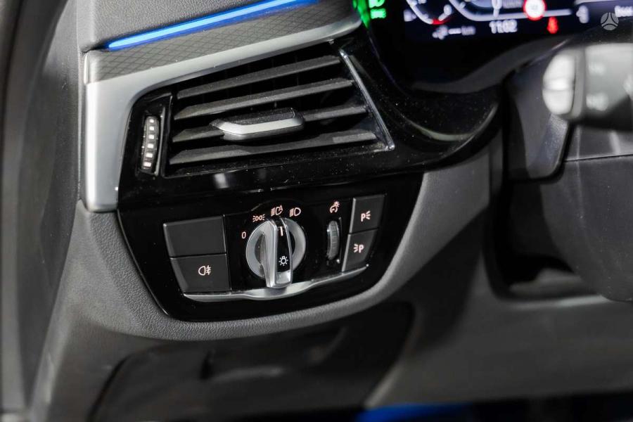BMW 530 2022 Viļņa, ar dzinēja tilpumu 2.00 L un nobraukumu 100 tūkst. km par 39991 €, foto 27 vietnē AUTOMOTO.COM.LV