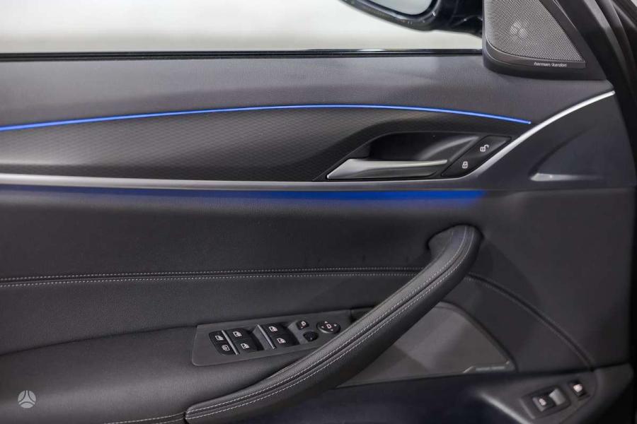 BMW 530 2022 Viļņa, ar dzinēja tilpumu 2.00 L un nobraukumu 100 tūkst. km par 39991 €, foto 28 vietnē AUTOMOTO.COM.LV