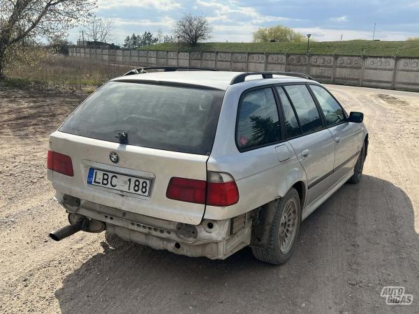 BMW 530 2000 Kauņa, ar dzinēja tilpumu 3.00 L un nobraukumu 340 tūkst. km par 750 €, foto 3 vietnē AUTOMOTO.COM.LV