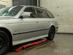 BMW 530 2001 in Jelgava, with an engine capacity of 3.00 L and mileage of 430 thousand km for 1600 €, photo 3 on AUTOMOTO.COM.LV