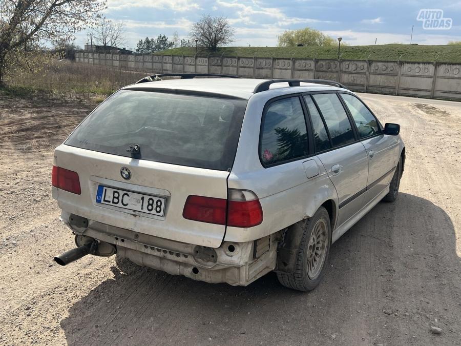 BMW 530 2001 Kauņa, ar dzinēja tilpumu 2.90 L un nobraukumu 391 tūkst. km par 650 €, foto 5 vietnē AUTOMOTO.COM.LV