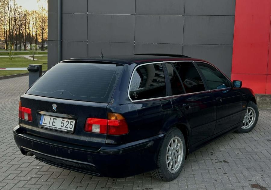 BMW 530 2001 in Vilnius, with an engine capacity of 2.90 L and mileage of 448 thousand km for 1700 €, photo 7 on AUTOMOTO.COM.LV