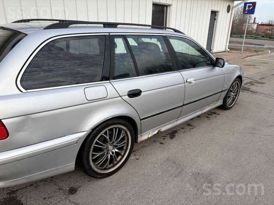 BMW 530 2002 Rīga, ar dzinēja tilpumu 3.00 L un nobraukumu 490 tūkst. km par 1699 €, foto 4 vietnē AUTOMOTO.COM.LV