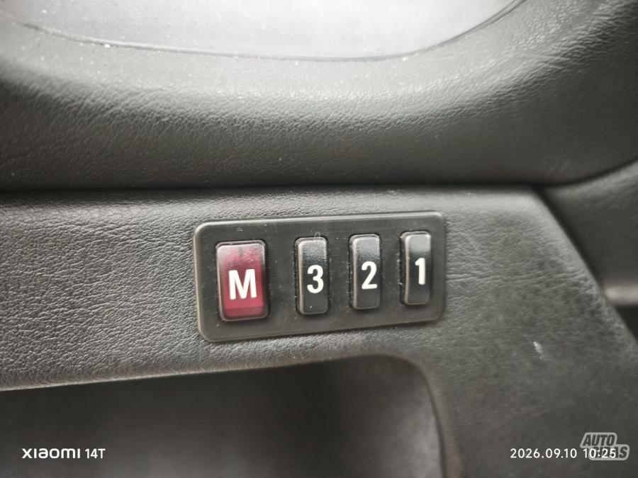 BMW 530 2002 in Klaipeda, with an engine capacity of 3.00 L and mileage of 446 thousand km for 1980 €, photo 15 on AUTOMOTO.COM.LV