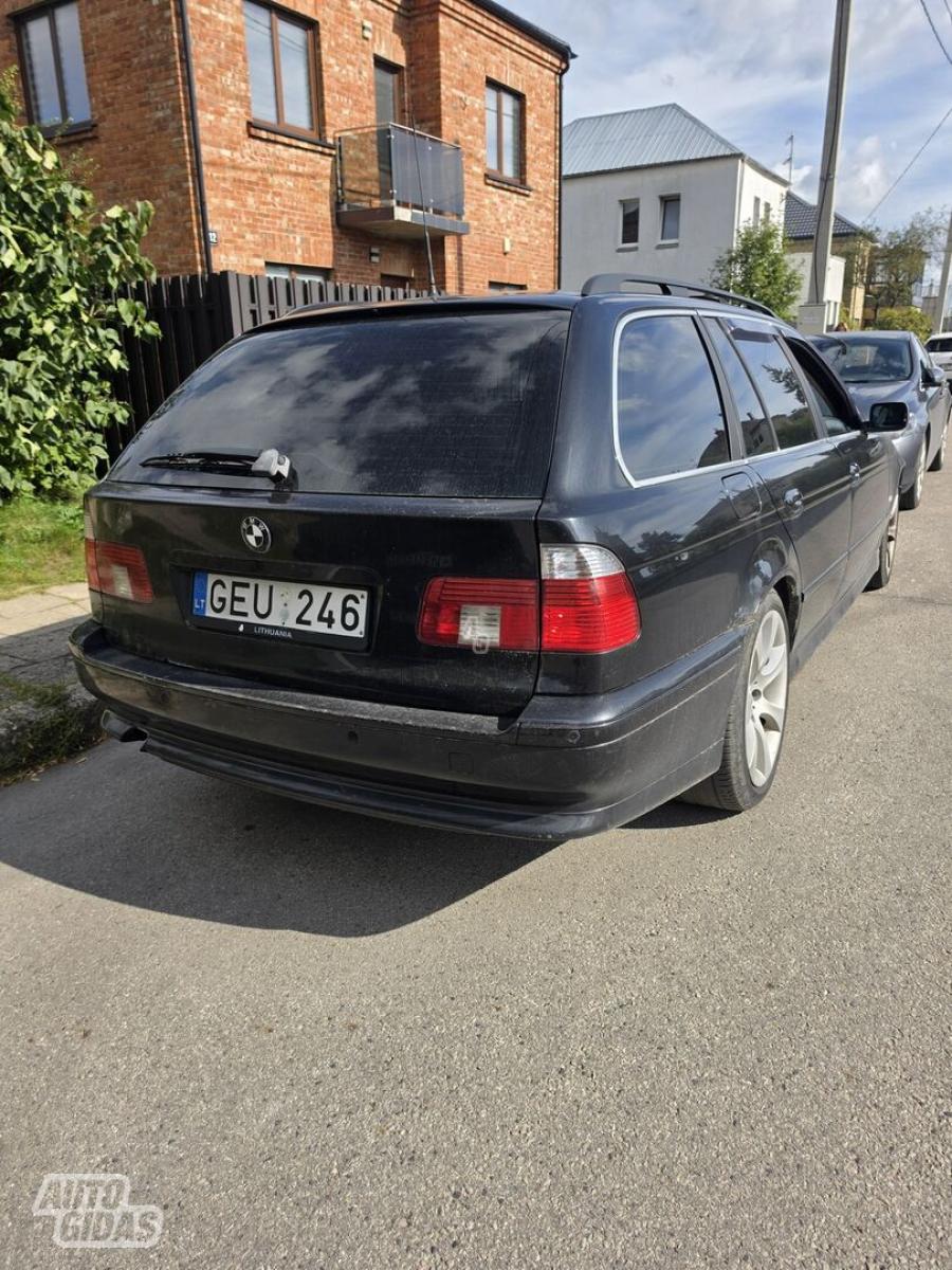 BMW 530 2002 Panevēža, ar dzinēja tilpumu 3.00 L un nobraukumu 339 tūkst. km par 1000 €, foto 3 vietnē AUTOMOTO.COM.LV