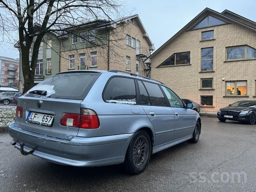 BMW 530 2003 in Rezekne, with an engine capacity of 3.00 L and mileage of 350 thousand km for 1300 €, photo 5 on AUTOMOTO.COM.LV