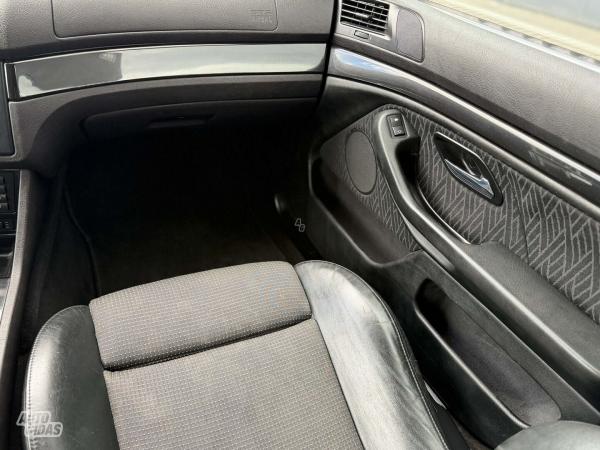 BMW 530 2003 in Kaunas, with an engine capacity of 3.00 L and mileage of 400 thousand km for 2100 €, photo 9 on AUTOMOTO.COM.LV