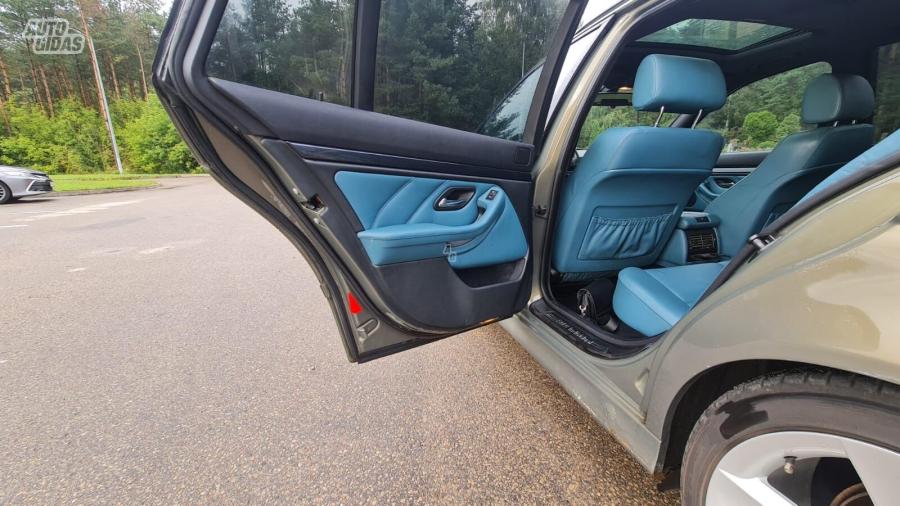 BMW 530 2003 in Kaunas, with an engine capacity of 3.00 L and mileage of 0 thousand km for 3850 €, photo 25 on AUTOMOTO.COM.LV