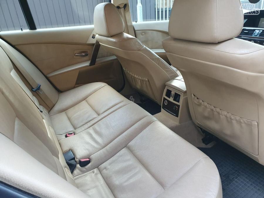 BMW 530 2005 in Kaunas, with an engine capacity of 3.00 L and mileage of 313 thousand km for 2950 €, photo 11 on AUTOMOTO.COM.LV