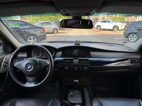 BMW 530 2005 in Riga, with an engine capacity of 3.00 L and mileage of 380 thousand km for 3290 €, photo 8 on AUTOMOTO.COM.LV