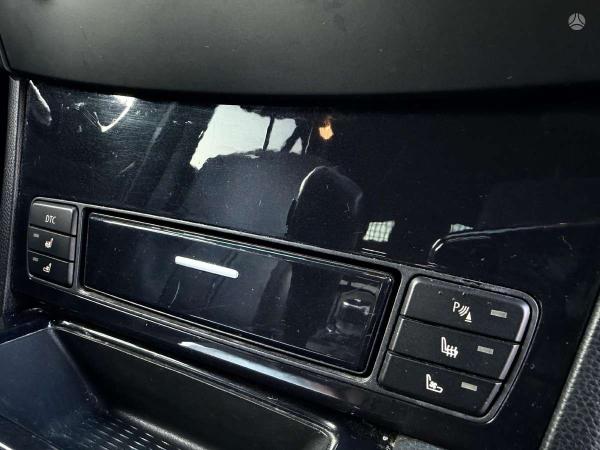 BMW 530 2009 in Kaunas, with an engine capacity of 2.99 L and mileage of 368 thousand km for 6750 €, photo 6 on AUTOMOTO.COM.LV