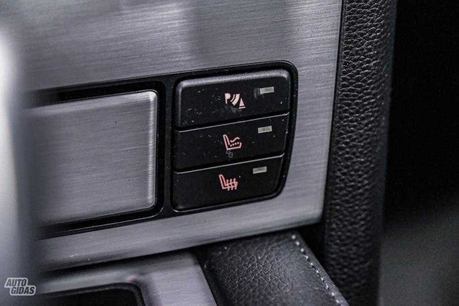 BMW 530 2010 in Kaunas, with an engine capacity of 3.00 L and mileage of 309 thousand km for 5990 €, photo 26 on AUTOMOTO.COM.LV