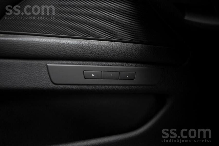 BMW 530 2011 in Talsi, with an engine capacity of 3.00 L and mileage of 364 thousand km for 8500 €, photo 15 on AUTOMOTO.COM.LV