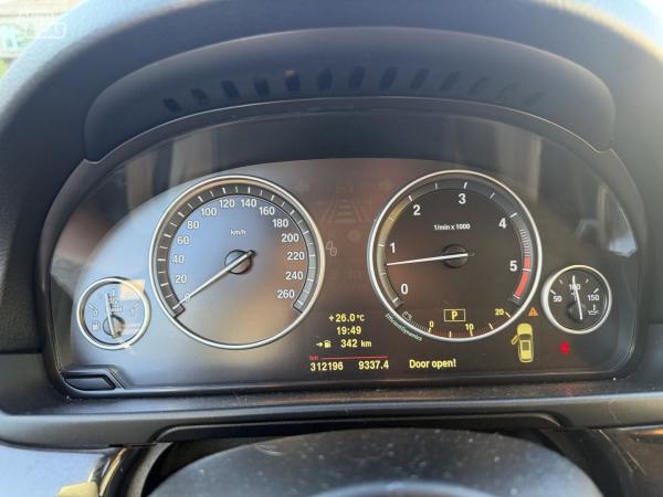 BMW 530 2011 in Utena, with an engine capacity of 3.00 L and mileage of 311 thousand km for 6900 €, photo 8 on AUTOMOTO.COM.LV