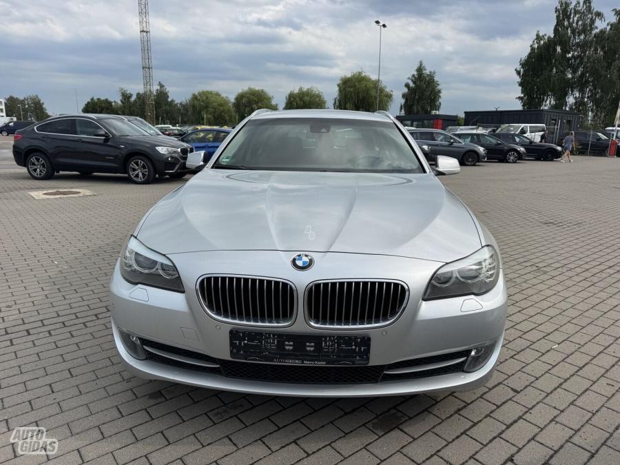 BMW 530 2011 in Marijampole, with an engine capacity of 3.00 L and mileage of 287 thousand km for 8485 €, photo 9 on AUTOMOTO.COM.LV
