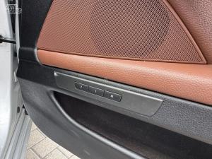 BMW 530 2011 in Marijampole, with an engine capacity of 3.00 L and mileage of 287 thousand km for 8485 €, photo 18 on AUTOMOTO.COM.LV
